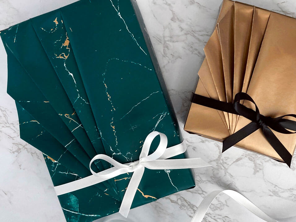 Fan Pleats Gift Wrapping Tutorial - Gift Wrapping Love