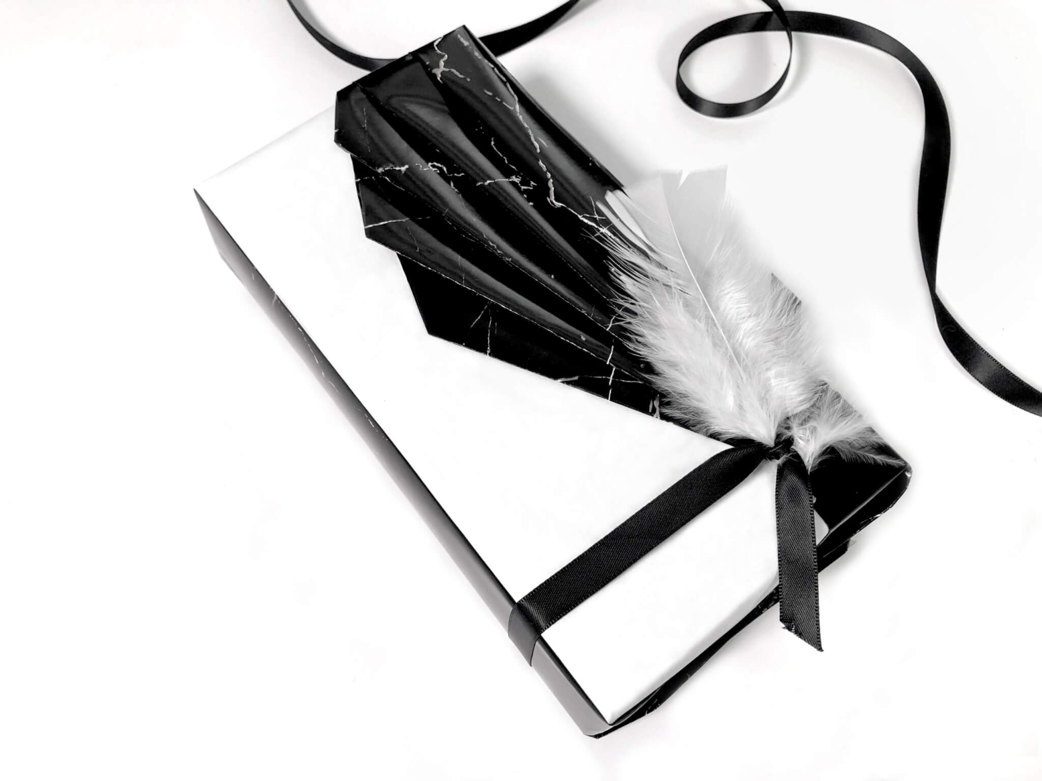 Fan Pleats Gift Wrapping Tutorial - Gift Wrapping Love