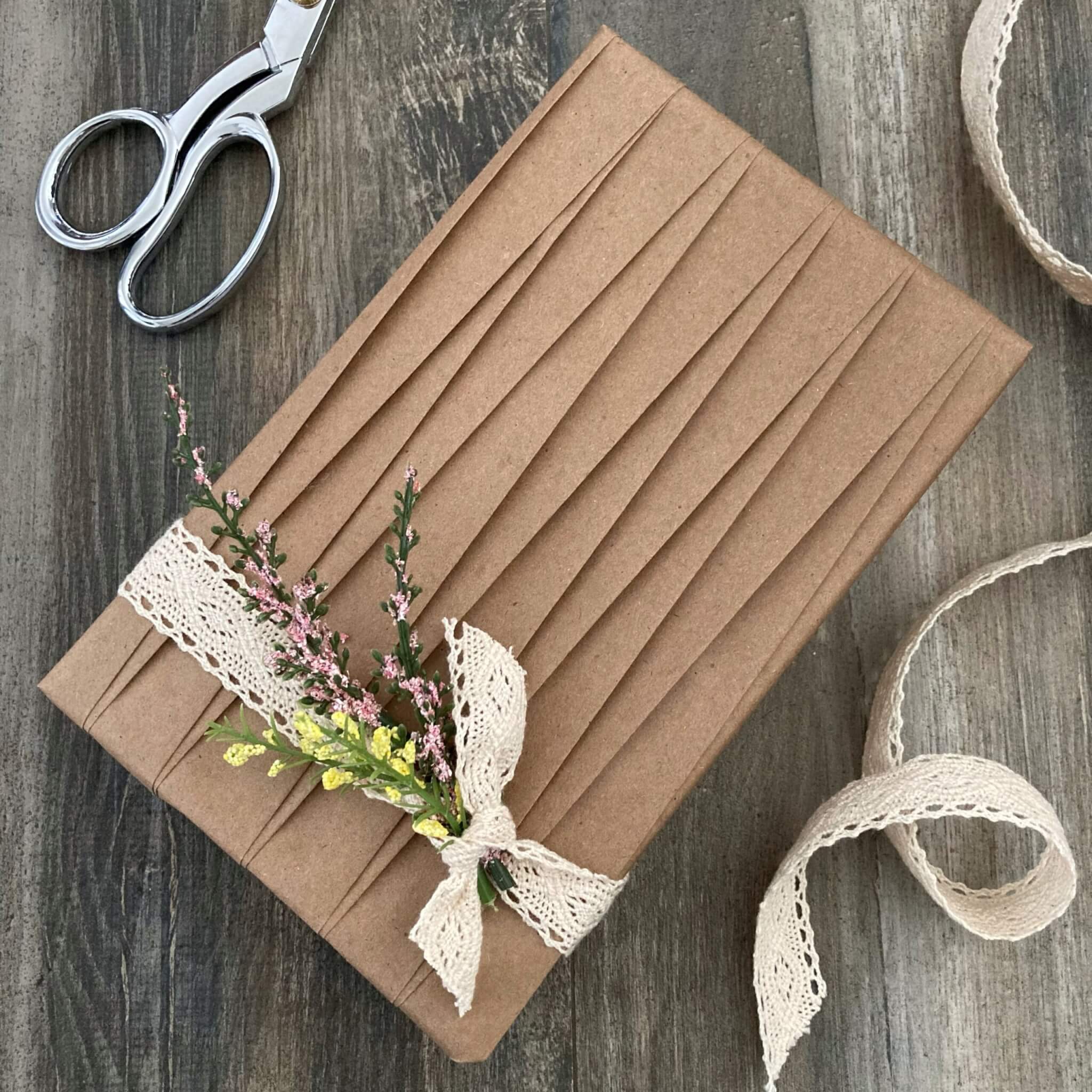 Spring Themed Zig Zag Gift Wrapping - Gift Wrapping Love