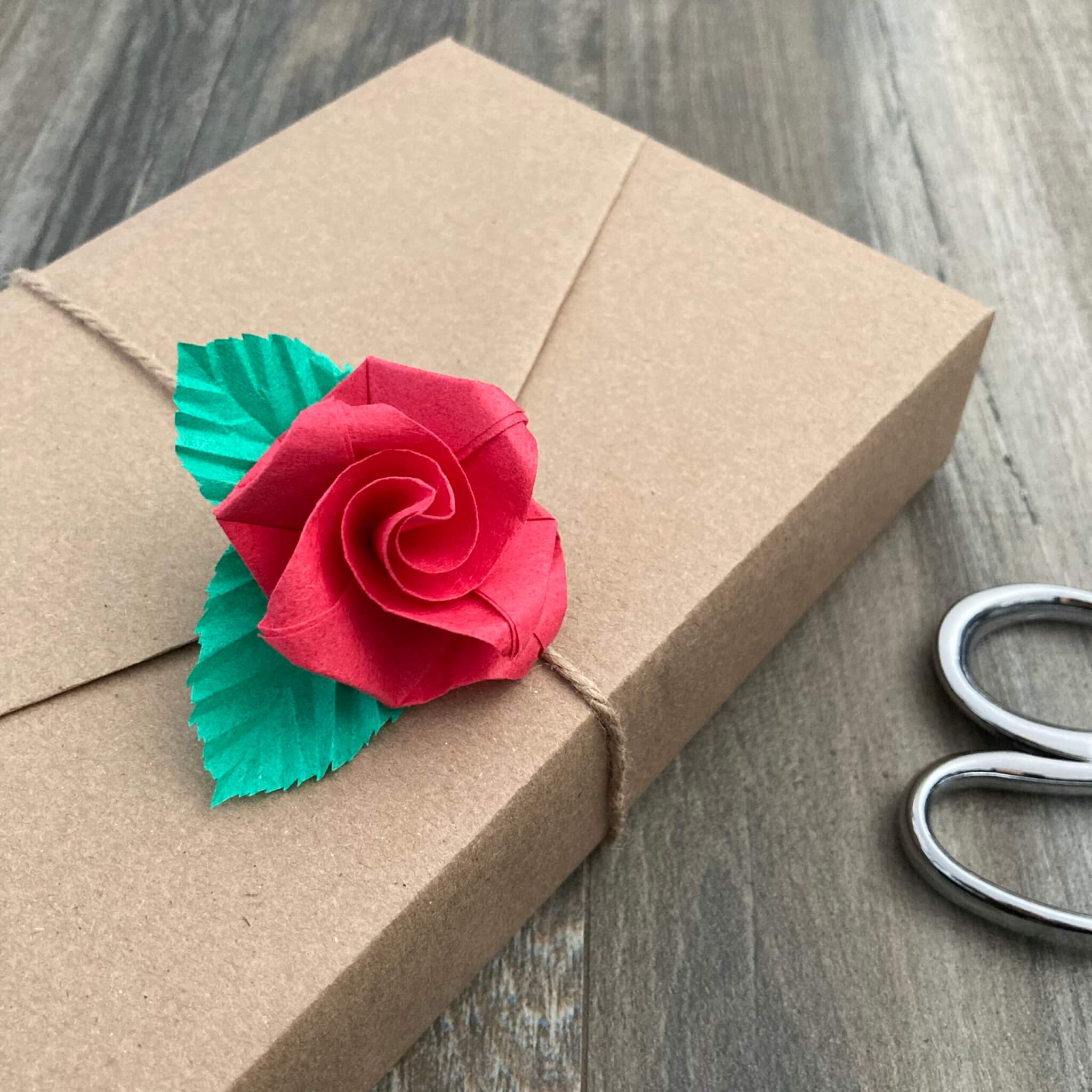 Origami Rose Gift Wrapping - Gift Wrapping Love