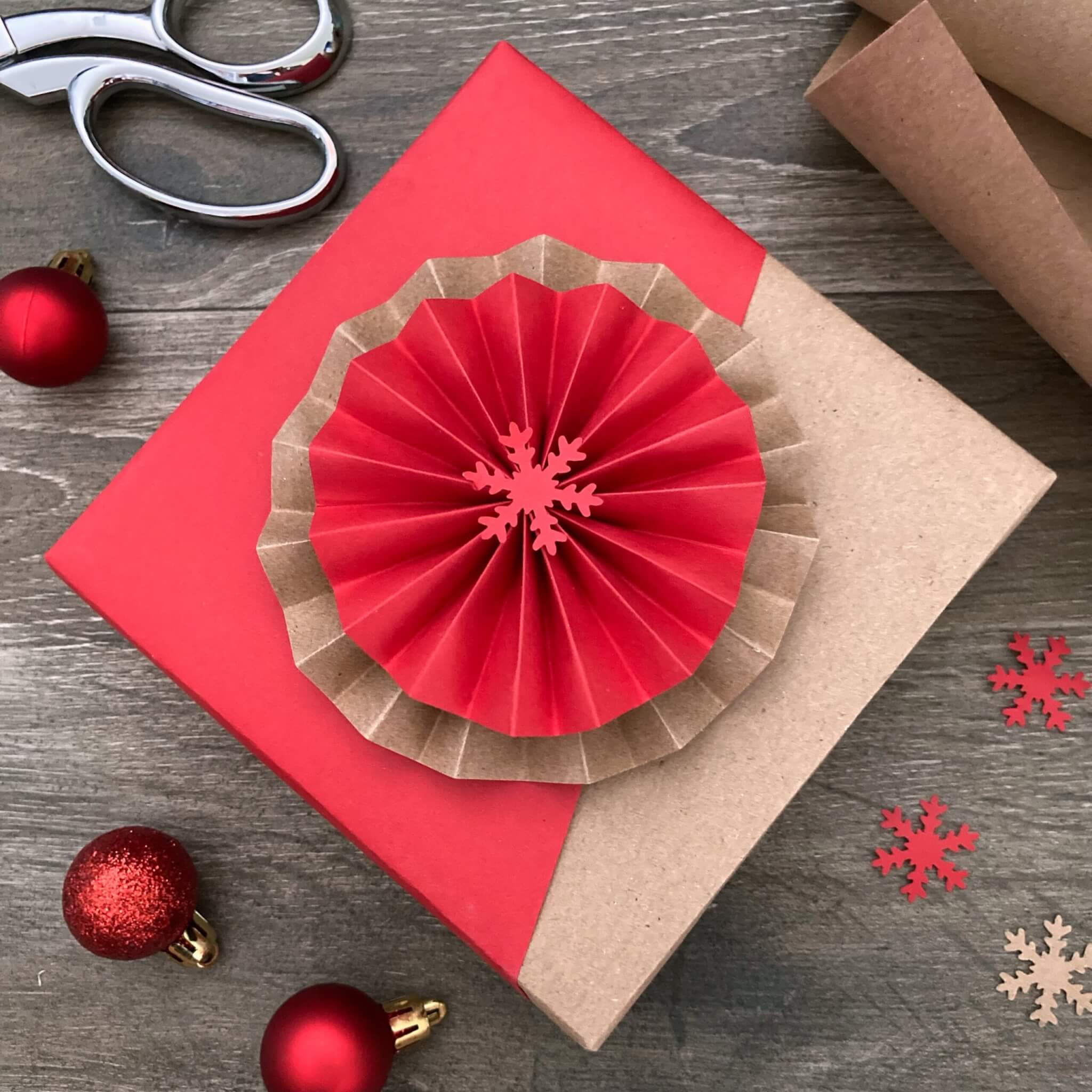 How To Make Paper Rosettes - Gift Wrapping Love