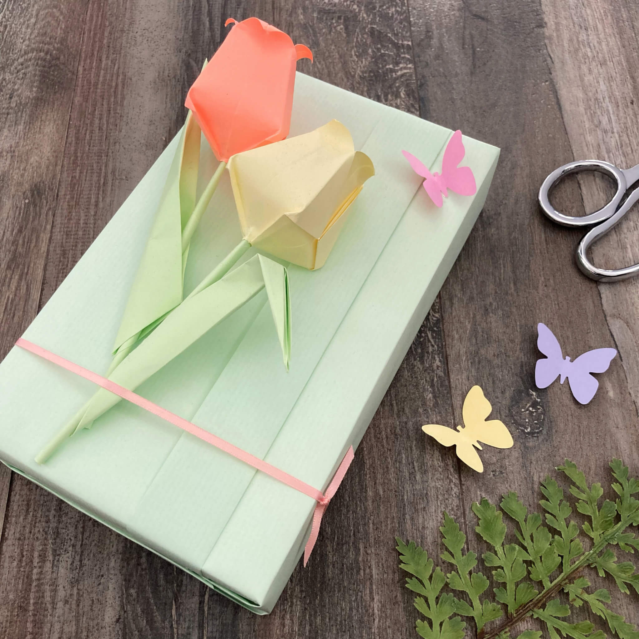 Paper Tulip Themed Gift Wrapping - Gift Wrapping Love
